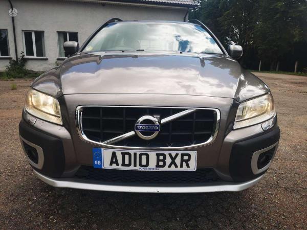 Brown Volvo XC70 2010 in Raseiniai, with an engine capacity of 2.40 L and mileage of 151 thousand km for 3090 €, photo 4 on AUTOMOTO.COM.LV