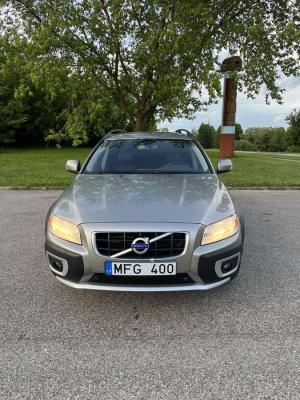 Brown Volvo XC70 2010 in Utena, with an engine capacity of 2.40 L and mileage of 368 thousand km for 5300 €, photo 3 on AUTOMOTO.COM.LV