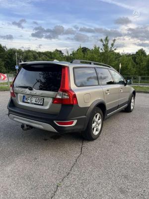 Brown Volvo XC70 2010 in Utena, with an engine capacity of 2.40 L and mileage of 368 thousand km for 5300 €, photo 5 on AUTOMOTO.COM.LV