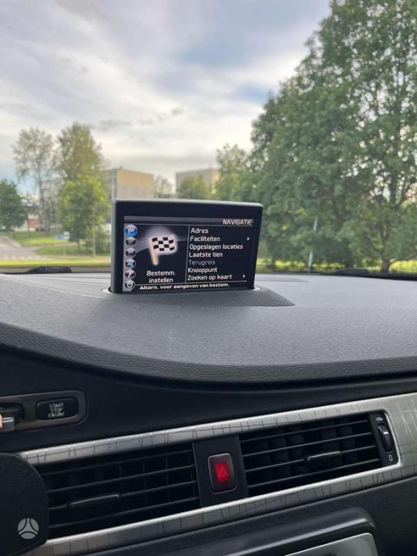 Brūns Volvo XC70 2010 Utena, ar dzinēja tilpumu 2.40 L un nobraukumu 368 tūkst. km par 5300 €, foto 7 vietnē AUTOMOTO.COM.LV