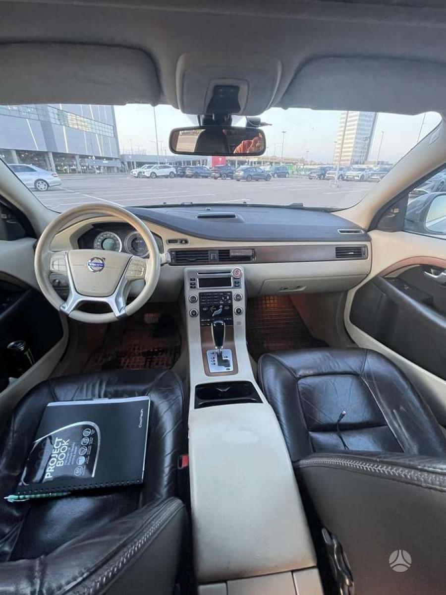 Brūns Volvo XC70 2010 Viļņa, ar dzinēja tilpumu 2.40 L un nobraukumu 394 tūkst. km par 5300 €, foto 9 vietnē AUTOMOTO.COM.LV