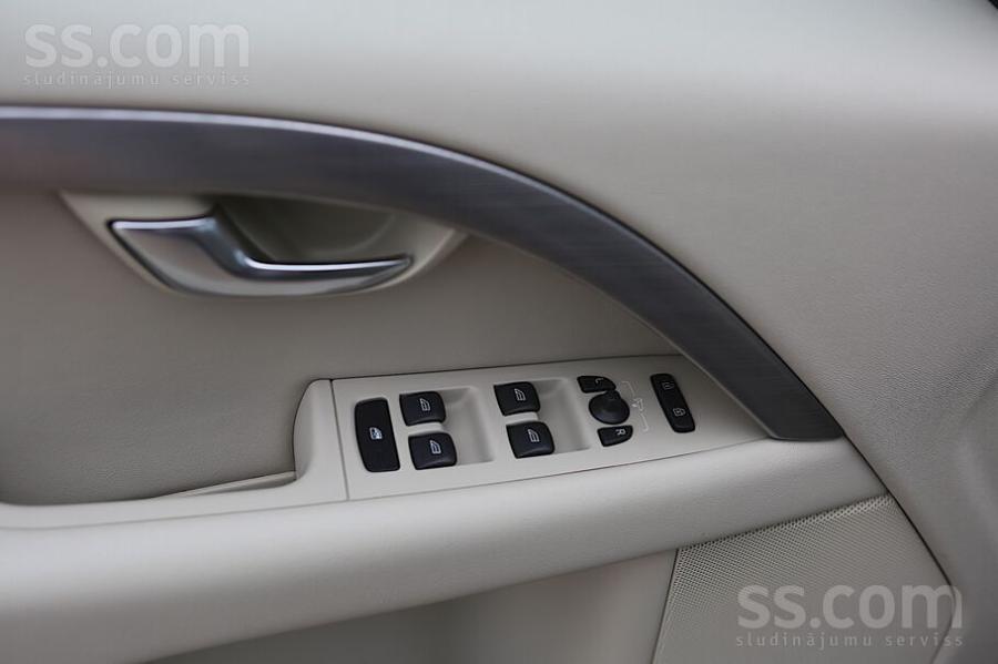 Brūns Volvo XC70 2010 Tukums, ar dzinēja tilpumu 2.40 L un nobraukumu 345 tūkst. km par 8090 €, foto 12 vietnē AUTOMOTO.COM.LV
