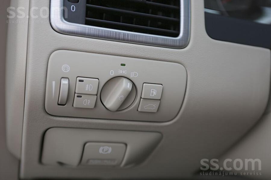 Brūns Volvo XC70 2010 Tukums, ar dzinēja tilpumu 2.40 L un nobraukumu 345 tūkst. km par 8090 €, foto 16 vietnē AUTOMOTO.COM.LV