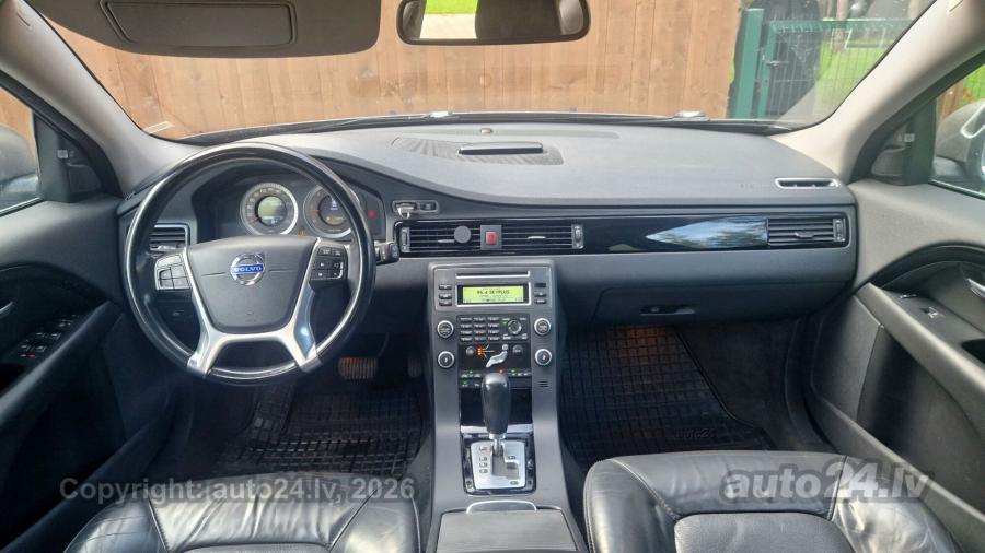 Brūns Volvo XC70 2010 Tallina, ar dzinēja tilpumu 2.40 L un nobraukumu 325 tūkst. km par 6500 €, foto 7 vietnē AUTOMOTO.COM.LV