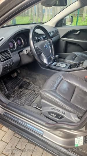 Brūns Volvo XC70 2010 Tallina, ar dzinēja tilpumu 2.40 L un nobraukumu 325 tūkst. km par 6500 €, foto 10 vietnē AUTOMOTO.COM.LV