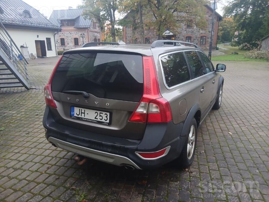 Brown Volvo XC70 2010 in Gulbene, with an engine capacity of 2.40 L and mileage of 466 thousand km for 3195 €, photo 3 on AUTOMOTO.COM.LV