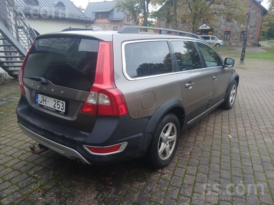 Brown Volvo XC70 2010 in Gulbene, with an engine capacity of 2.40 L and mileage of 466 thousand km for 3195 €, photo 4 on AUTOMOTO.COM.LV