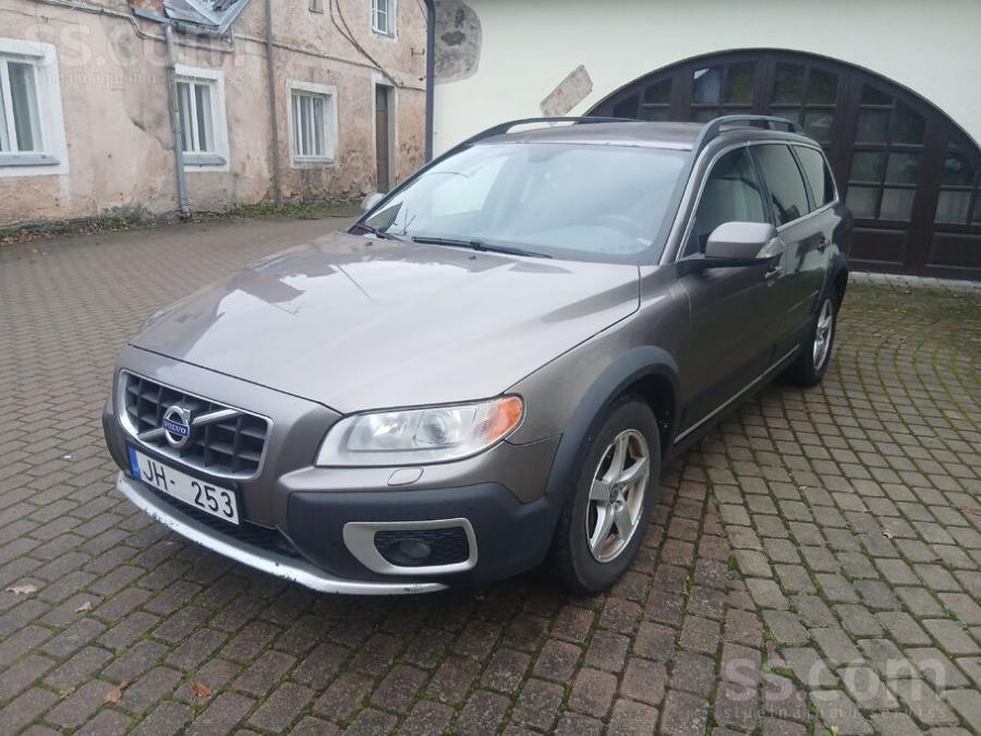 Brown Volvo XC70 2010 in Gulbene, with an engine capacity of 2.40 L and mileage of 466 thousand km for 3195 €, photo 6 on AUTOMOTO.COM.LV
