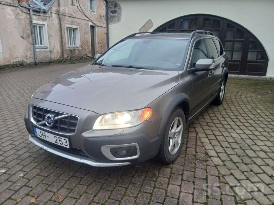 Brown Volvo XC70 2010 in Gulbene, with an engine capacity of 2.40 L and mileage of 466 thousand km for 3195 €, photo 8 on AUTOMOTO.COM.LV