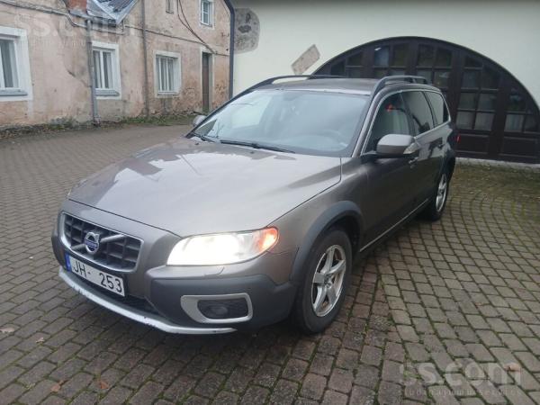 Brown Volvo XC70 2010 in Gulbene, with an engine capacity of 2.40 L and mileage of 466 thousand km for 3195 €, photo 9 on AUTOMOTO.COM.LV