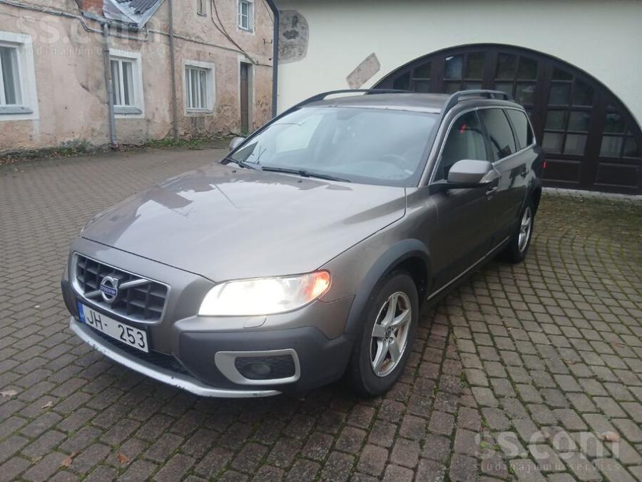 Brown Volvo XC70 2010 in Gulbene, with an engine capacity of 2.40 L and mileage of 466 thousand km for 3195 €, photo 9 on AUTOMOTO.COM.LV