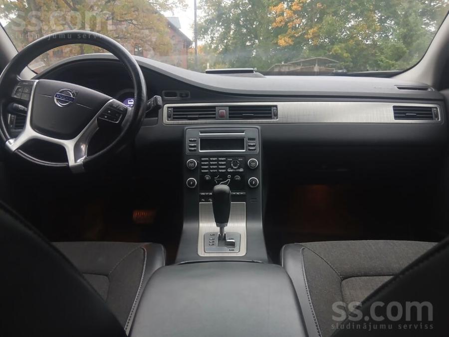 Brown Volvo XC70 2010 in Gulbene, with an engine capacity of 2.40 L and mileage of 466 thousand km for 3195 €, photo 14 on AUTOMOTO.COM.LV