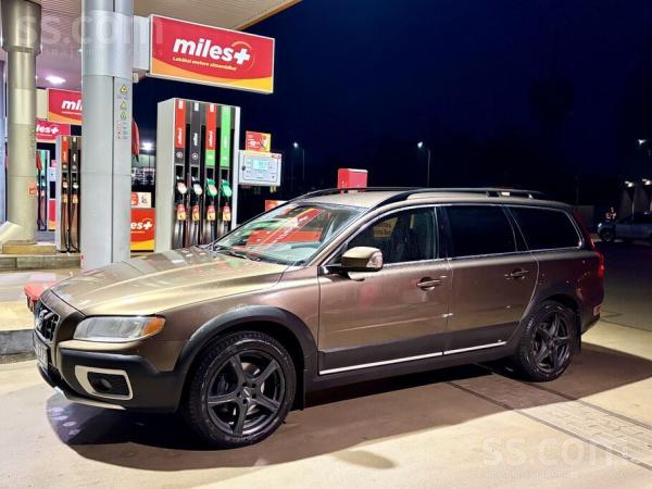 Brown Volvo XC70 2011 in Riga, with an engine capacity of 2.40 L and mileage of 0 thousand km for 8590 €, photo 6 on AUTOMOTO.COM.LV