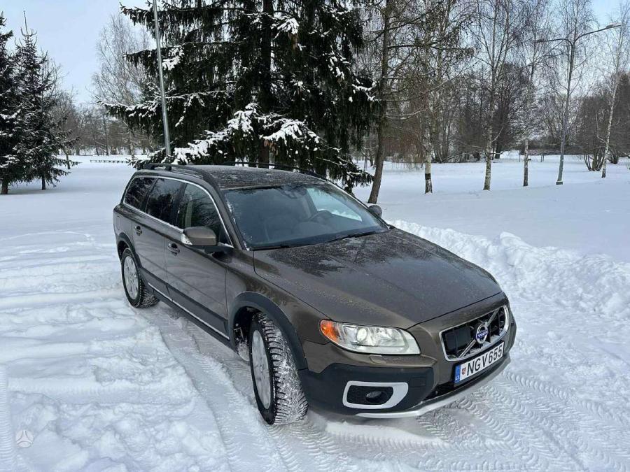 Brūns Volvo XC70 2011 Pasvalys, ar dzinēja tilpumu 1.98 L un nobraukumu 333 tūkst. km par 10250 €, foto 3 vietnē AUTOMOTO.COM.LV