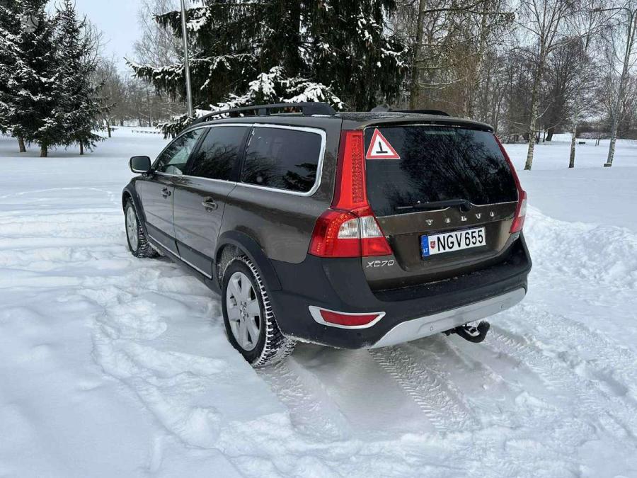 Brūns Volvo XC70 2011 Pasvalys, ar dzinēja tilpumu 1.98 L un nobraukumu 333 tūkst. km par 10250 €, foto 9 vietnē AUTOMOTO.COM.LV