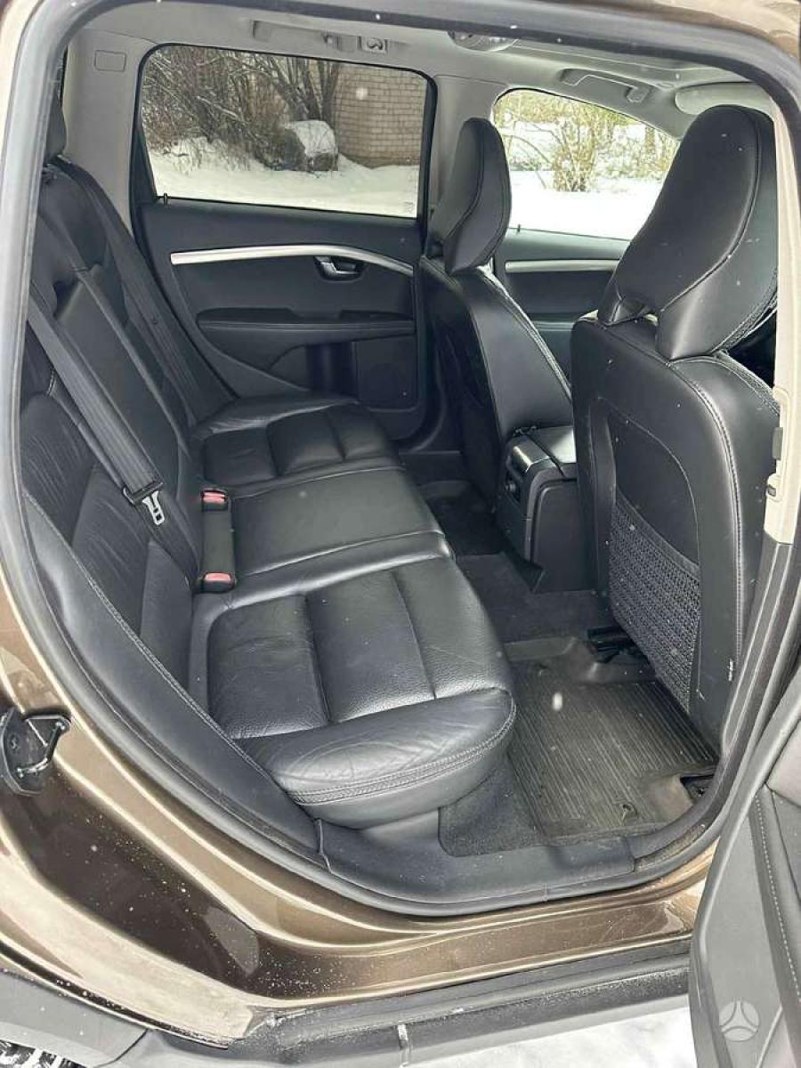 Brūns Volvo XC70 2011 Pasvalys, ar dzinēja tilpumu 1.98 L un nobraukumu 333 tūkst. km par 10250 €, foto 12 vietnē AUTOMOTO.COM.LV