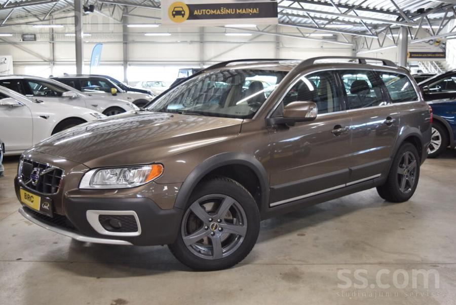 Brown Volvo XC70 2011 in Riga, with an engine capacity of 2.40 L and mileage of 123 thousand km for 14500 €, photo 1 on AUTOMOTO.COM.LV