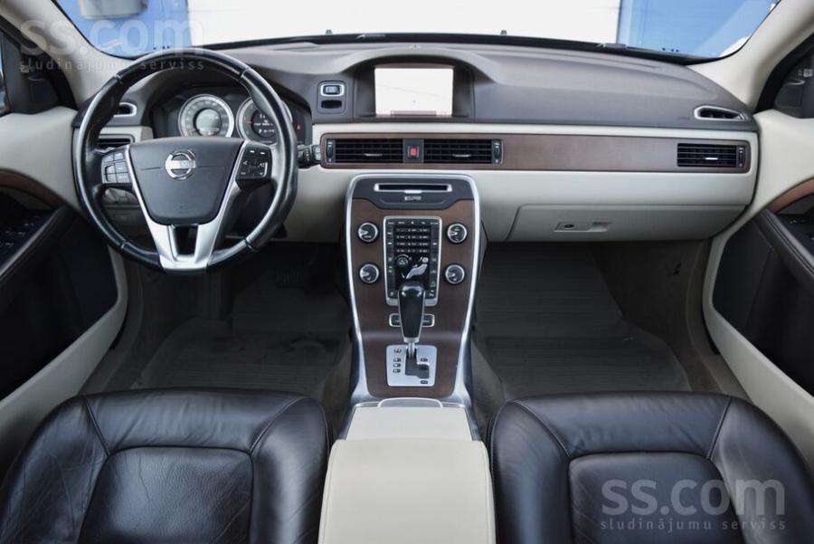 Brūns Volvo XC70 2011 Rīga, ar dzinēja tilpumu 2.40 L un nobraukumu 123 tūkst. km par 13900 €, foto 4 vietnē AUTOMOTO.COM.LV