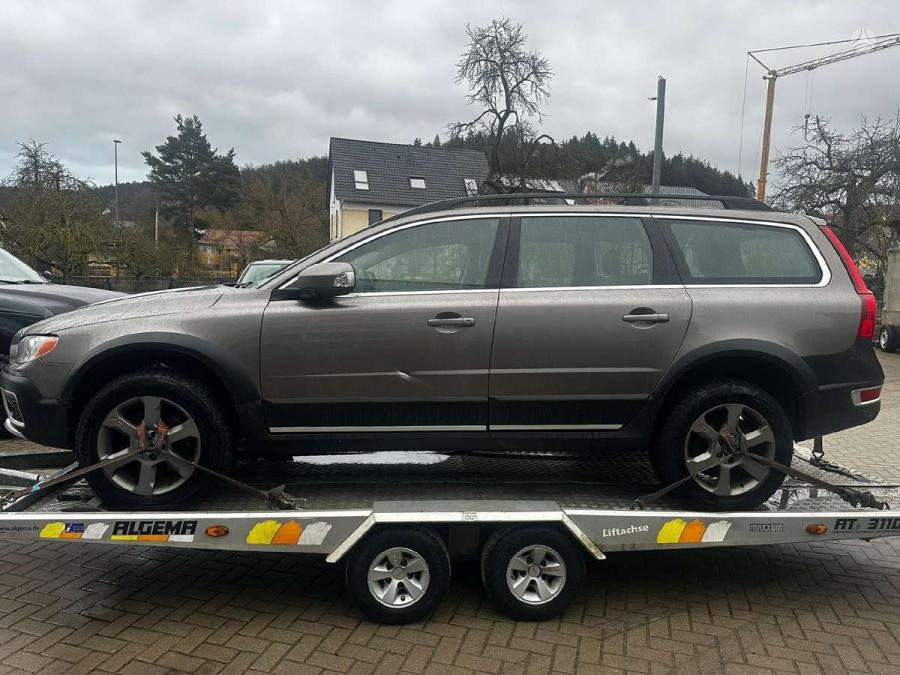 Brūns Volvo XC70 2011 Utena, ar dzinēja tilpumu 2.40 L un nobraukumu 297 tūkst. km par 6699 €, foto 11 vietnē AUTOMOTO.COM.LV