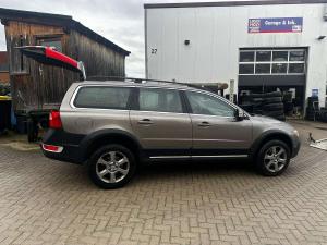 Brūns Volvo XC70 2011 Utena, ar dzinēja tilpumu 2.40 L un nobraukumu 297 tūkst. km par 6699 €, foto 18 vietnē AUTOMOTO.COM.LV