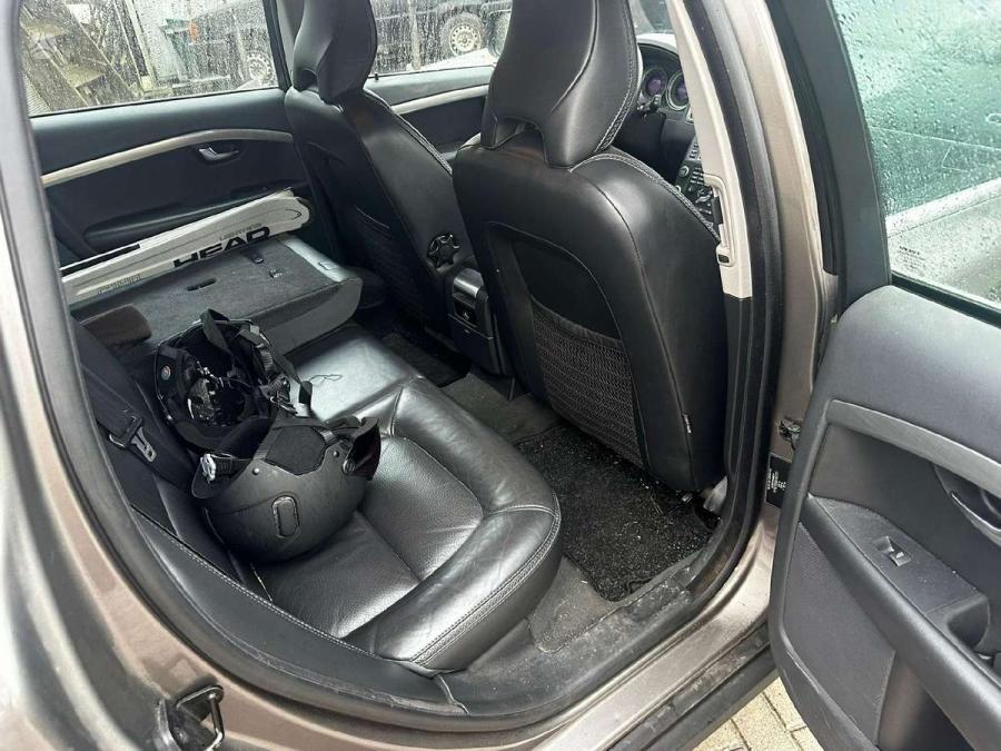 Brūns Volvo XC70 2011 Utena, ar dzinēja tilpumu 2.40 L un nobraukumu 297 tūkst. km par 6699 €, foto 21 vietnē AUTOMOTO.COM.LV