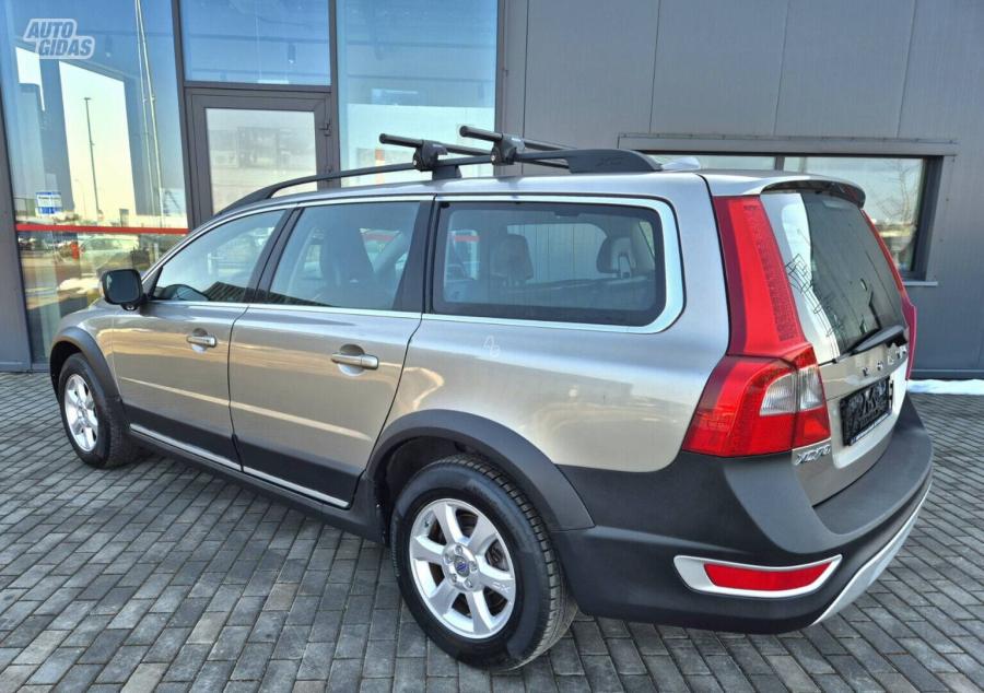 Brūns Volvo XC70 2011 Šauļi, ar dzinēja tilpumu 3.20 L un nobraukumu 260 tūkst. km par 5500 €, foto 5 vietnē AUTOMOTO.COM.LV