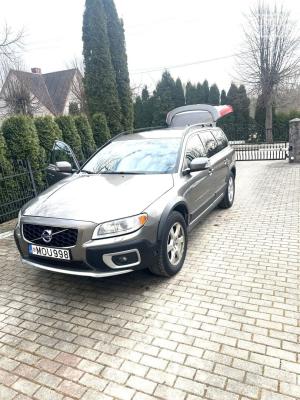 Brūns Volvo XC70 2011 Akmenė, ar dzinēja tilpumu 2.40 L un nobraukumu 326 tūkst. km par 6800 €, foto  vietnē AUTOMOTO.COM.LV