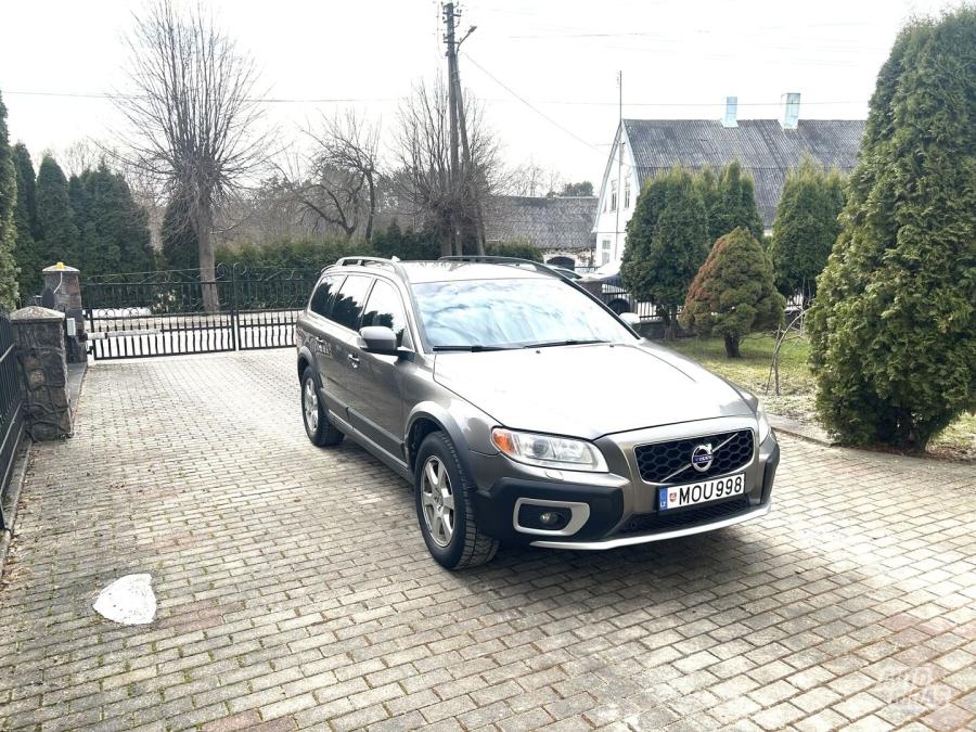 Brūns Volvo XC70 2011 Akmenė, ar dzinēja tilpumu 2.40 L un nobraukumu 326 tūkst. km par 6800 €, foto 2 vietnē AUTOMOTO.COM.LV