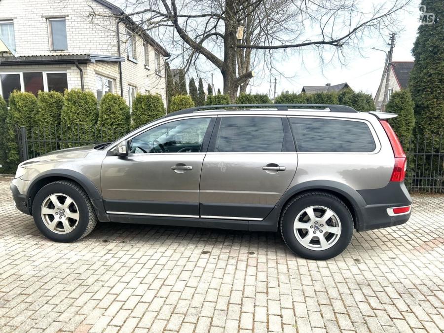 Brūns Volvo XC70 2011 Akmenė, ar dzinēja tilpumu 2.40 L un nobraukumu 326 tūkst. km par 6800 €, foto 6 vietnē AUTOMOTO.COM.LV