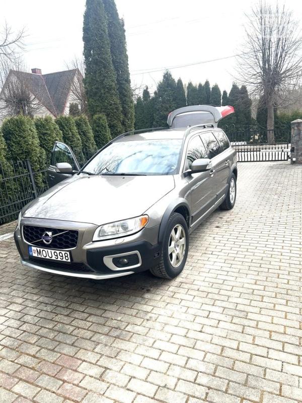 Brūns Volvo XC70 2011 Akmenė, ar dzinēja tilpumu 2.40 L un nobraukumu 326 tūkst. km par 6800 €, foto 1 vietnē AUTOMOTO.COM.LV