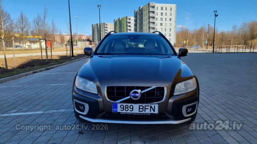 Brown Volvo XC70 2011 in Tallinn, with an engine capacity of 2.40 L and mileage of 393 thousand km for 9200 €, photo 4 on AUTOMOTO.COM.LV
