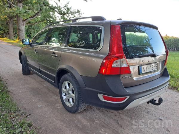 Brown Volvo XC70 2011 in Riga, with an engine capacity of 2.00 L and mileage of 0 thousand km for 5700 €, photo 6 on AUTOMOTO.COM.LV