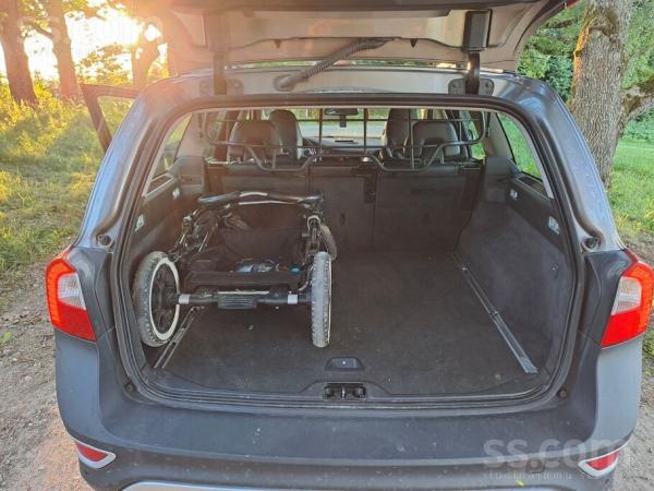 Brown Volvo XC70 2011 in Riga, with an engine capacity of 2.00 L and mileage of 0 thousand km for 5700 €, photo 7 on AUTOMOTO.COM.LV