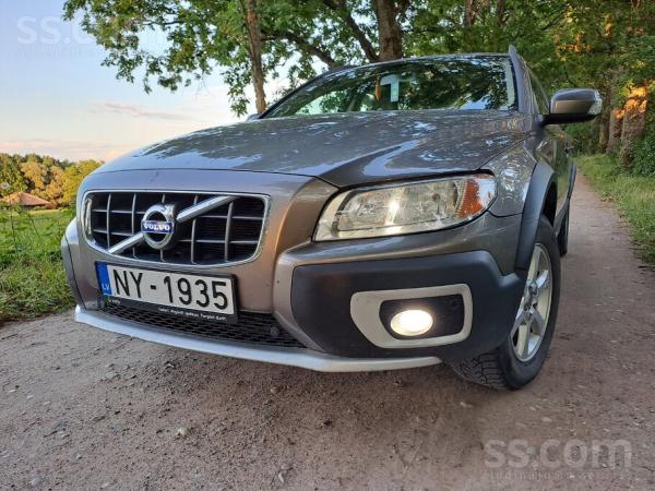 Brown Volvo XC70 2011 in Riga, with an engine capacity of 2.00 L and mileage of 0 thousand km for 5700 €, photo 10 on AUTOMOTO.COM.LV