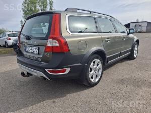 Brown Volvo XC70 2011 in Talsi, with an engine capacity of 2.40 L and mileage of 266 thousand km for 8300 €, photo 6 on AUTOMOTO.COM.LV