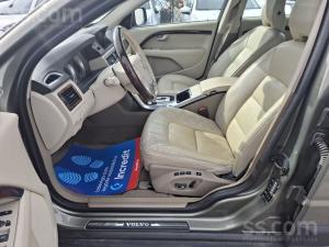 Brown Volvo XC70 2011 in Talsi, with an engine capacity of 2.40 L and mileage of 266 thousand km for 8300 €, photo 8 on AUTOMOTO.COM.LV