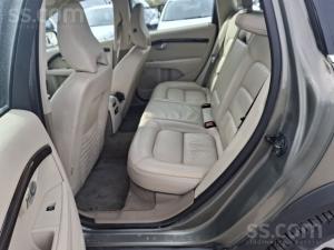 Brown Volvo XC70 2011 in Talsi, with an engine capacity of 2.40 L and mileage of 266 thousand km for 8300 €, photo 11 on AUTOMOTO.COM.LV