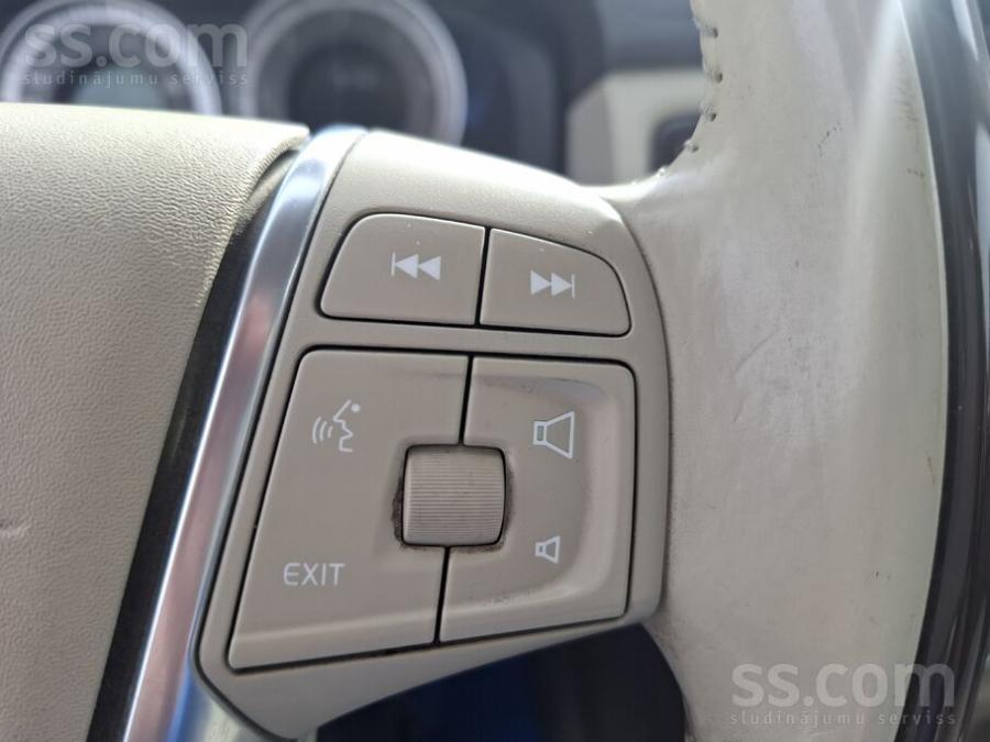 Brown Volvo XC70 2011 in Talsi, with an engine capacity of 2.40 L and mileage of 266 thousand km for 8300 €, photo 24 on AUTOMOTO.COM.LV