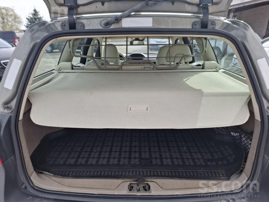 Brown Volvo XC70 2011 in Talsi, with an engine capacity of 2.40 L and mileage of 266 thousand km for 8300 €, photo 27 on AUTOMOTO.COM.LV