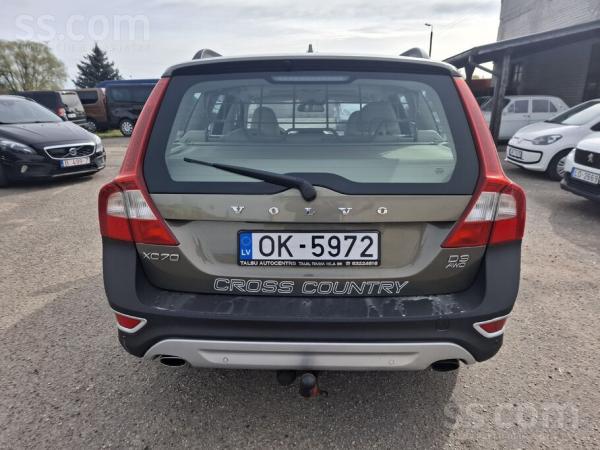 Brown Volvo XC70 2011 in Talsi, with an engine capacity of 2.40 L and mileage of 266 thousand km for 8300 €, photo 7 on AUTOMOTO.COM.LV