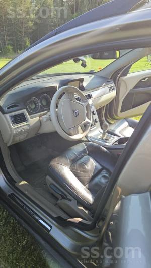 Brown Volvo XC70 2011 in Riga, with an engine capacity of 2.40 L and mileage of 240 thousand km for 7700 €, photo 9 on AUTOMOTO.COM.LV