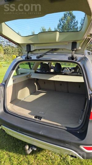 Brown Volvo XC70 2011 in Riga, with an engine capacity of 2.40 L and mileage of 240 thousand km for 7700 €, photo 14 on AUTOMOTO.COM.LV