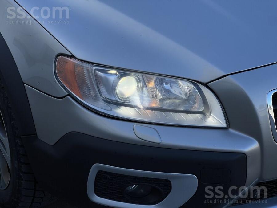 Brown Volvo XC70 2011 in Rezekne, with an engine capacity of 2.40 L and mileage of 337 thousand km for 8500 €, photo 10 on AUTOMOTO.COM.LV