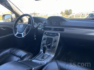 Brown Volvo XC70 2011 in Rezekne, with an engine capacity of 2.40 L and mileage of 337 thousand km for 8500 €, photo 11 on AUTOMOTO.COM.LV