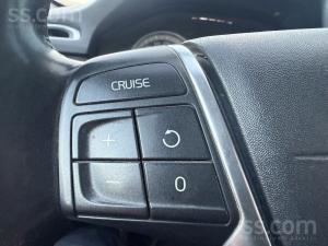 Brown Volvo XC70 2011 in Rezekne, with an engine capacity of 2.40 L and mileage of 337 thousand km for 8500 €, photo 19 on AUTOMOTO.COM.LV