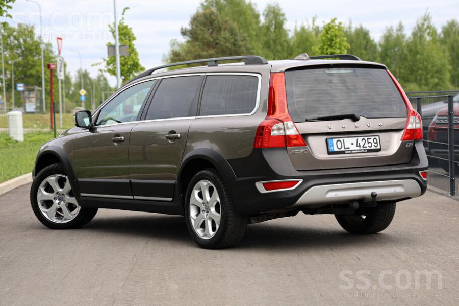 Brown Volvo XC70 2011 in Jelgava, with an engine capacity of 2.00 L and mileage of 0 thousand km for 8350 €, photo 7 on AUTOMOTO.COM.LV