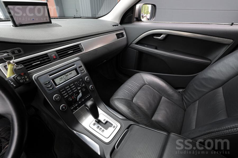 Brown Volvo XC70 2011 in Jelgava, with an engine capacity of 2.00 L and mileage of 0 thousand km for 8350 €, photo 19 on AUTOMOTO.COM.LV