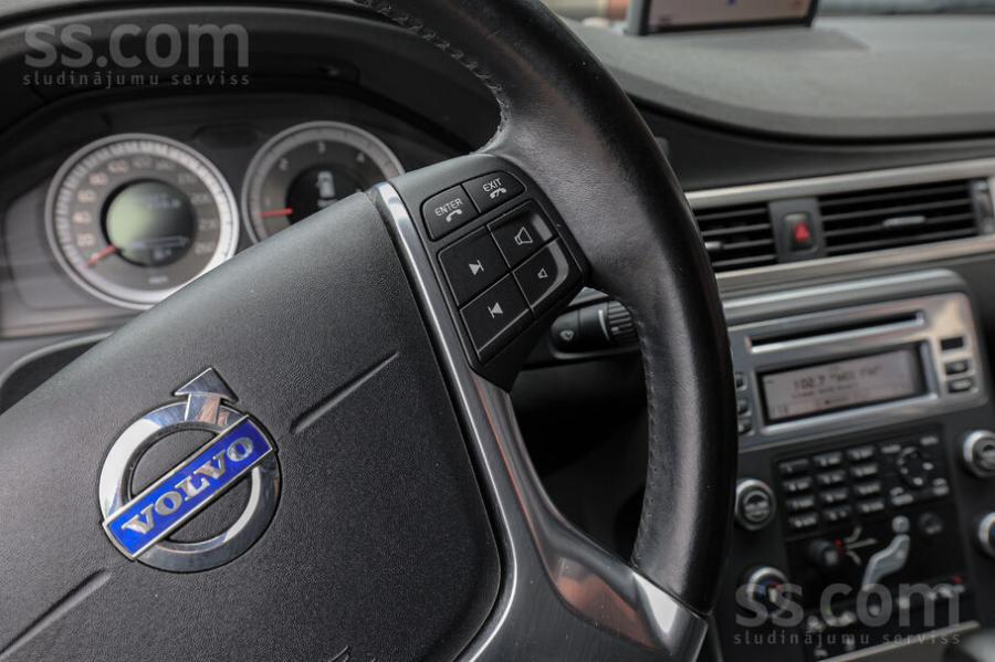 Brown Volvo XC70 2011 in Jelgava, with an engine capacity of 2.00 L and mileage of 0 thousand km for 8350 €, photo 20 on AUTOMOTO.COM.LV