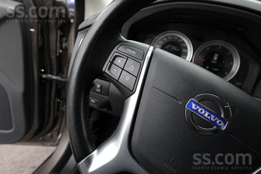 Brown Volvo XC70 2011 in Jelgava, with an engine capacity of 2.00 L and mileage of 0 thousand km for 8350 €, photo 21 on AUTOMOTO.COM.LV