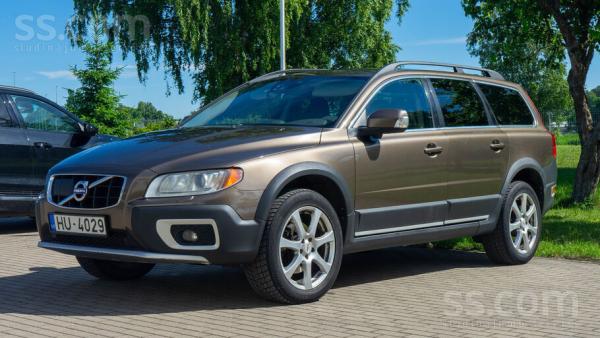 Brown Volvo XC70 2011 in Riga, with an engine capacity of 2.40 L and mileage of 357 thousand km for 5900 €, photo 1 on AUTOMOTO.COM.LV